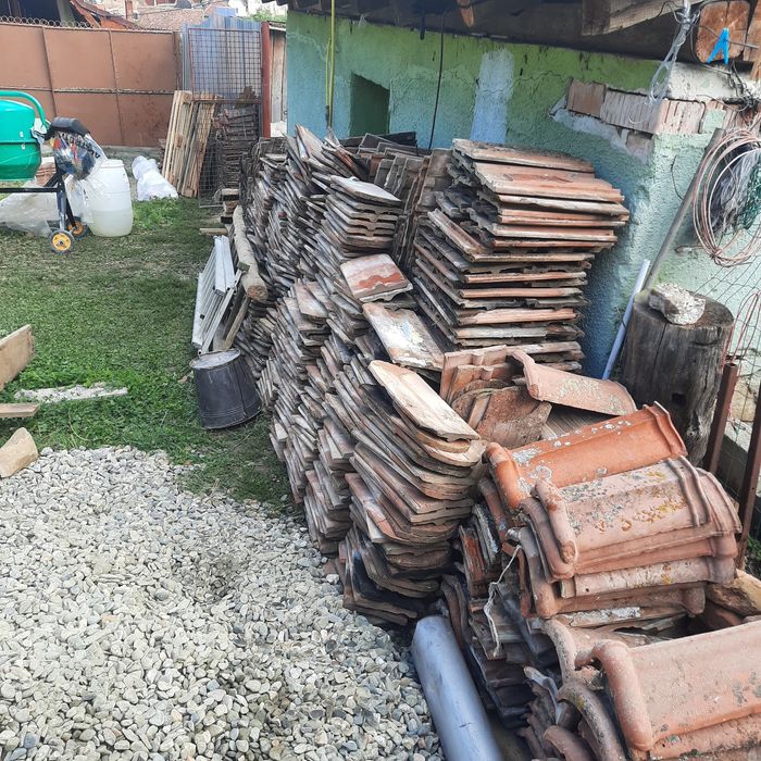 Vand țiglă tip vechi folosita Slimnic • OLX.ro