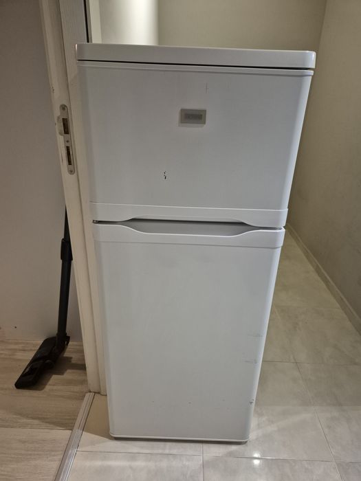 Хладилник с фризер Zanussi Ct 180 гр София Манастирски ливади • Olx Bg