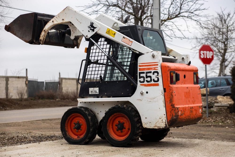 Miniincarcator Bobcat 553 Visan • OLX.ro