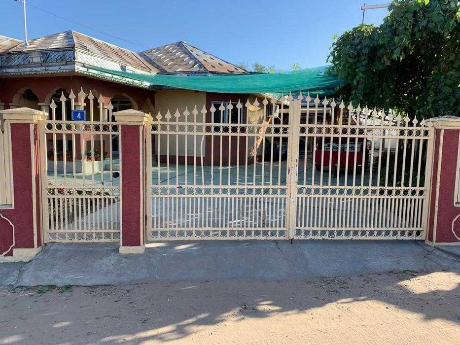 De Vânzare: Uși Garaj , Panouri Gard , Porți mari și Poarta pietonala ...