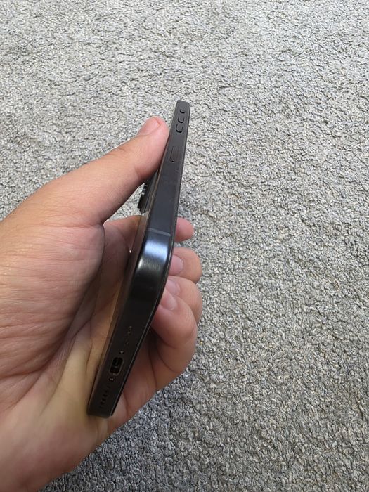 Vând Iphone 15 Max Pro 256 GB cu ecranul defect ! Baterie noua! Oravita • OLX.ro