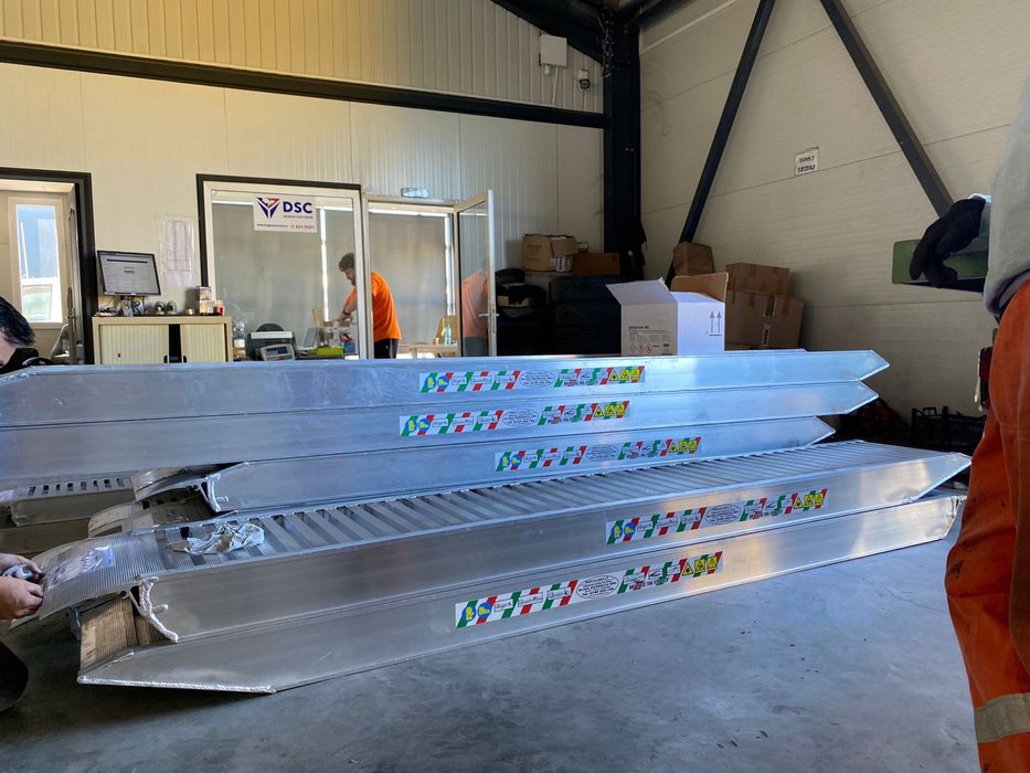 Rampe aluminiu Italia Noi | Auto | Rampa | Agro (BZ) Buzau • OLX.ro