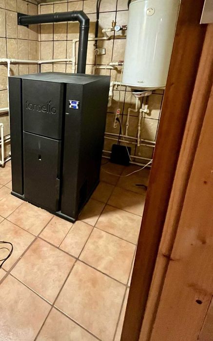 Casa 5 camere,S+P+E -Movilita -zona linistita langa lac,40km Bucuresti ...