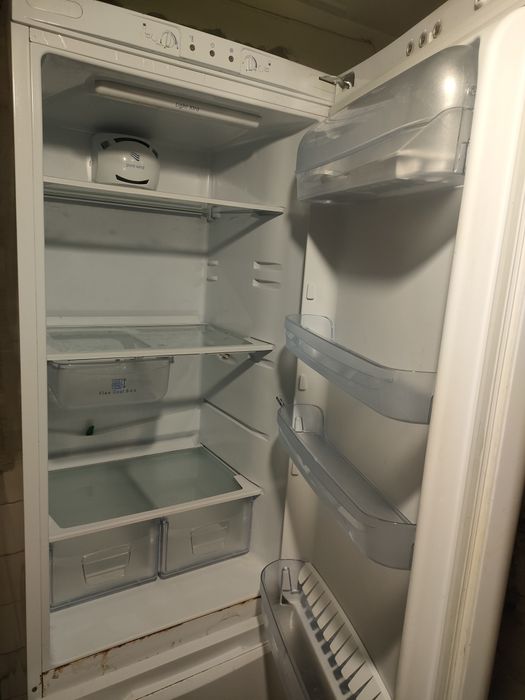 Combină frigider INDESIT BAAN 34 VP capacitate mare Muscel • OLX.ro