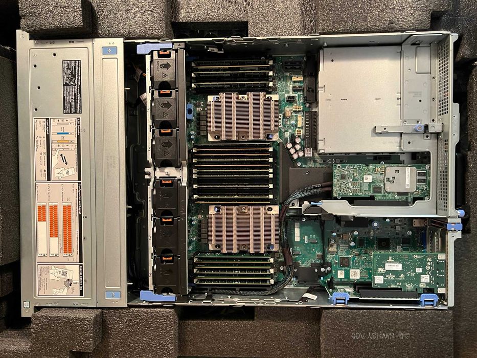 Server Dell R740 2 Xeon Silver 4208, 256 Gb RAM, 8 Tb SSD, 2 PSU 750W ...