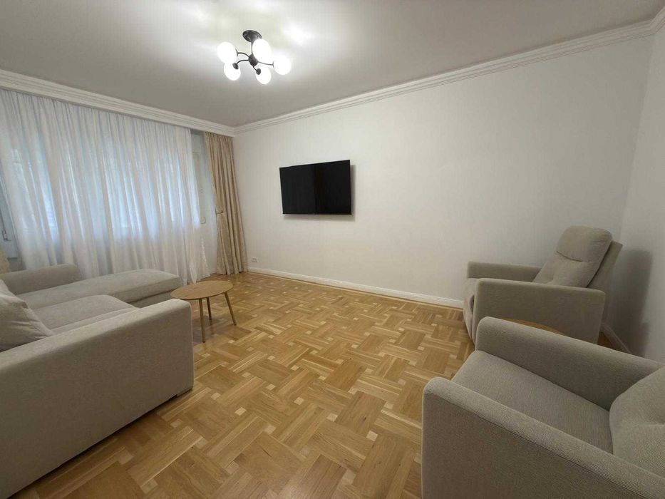 Apartament 4 camere renovat, 10 min Costin Georgian, str. Bodesti 2 ...