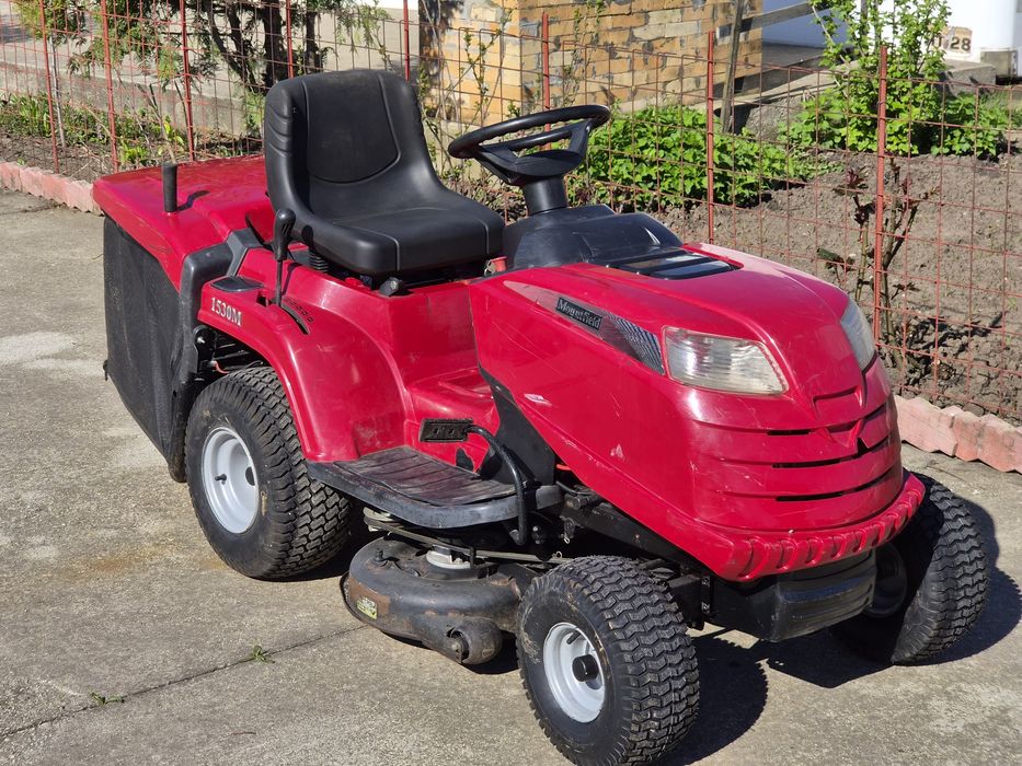 Tractoras masina tuns iarba Mountfield 1530M Crevedia • OLX.ro