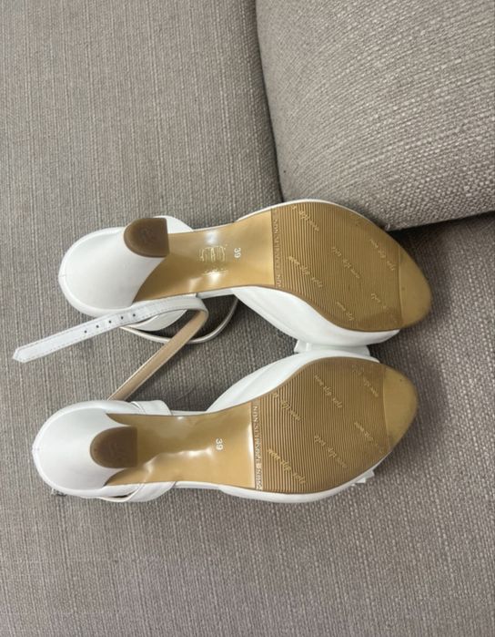Sandale cu toc de mireasa albe din piele Bucuresti Sectorul 6 • OLX.ro