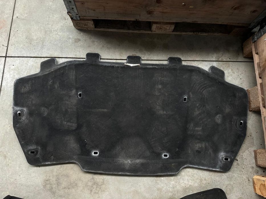 Capitonaj capota Volvo XC60 Facelift 31402485 Baia • OLX.ro