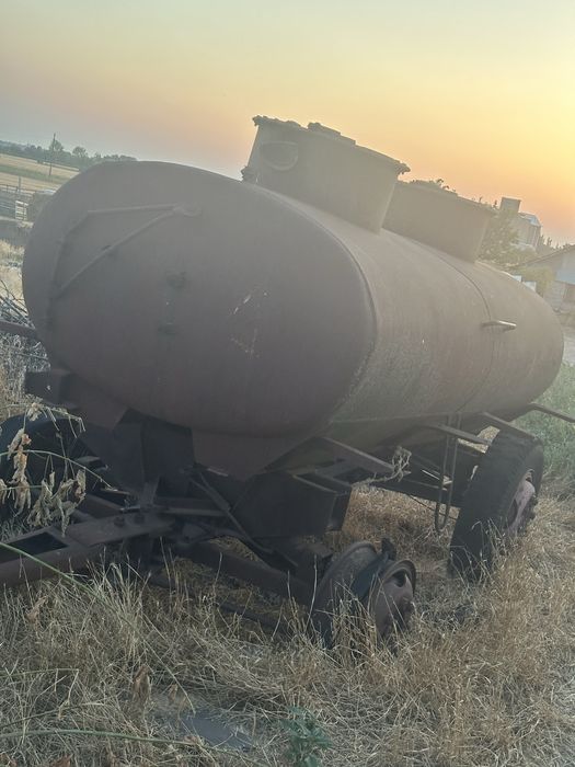 Vand cisterna 3800 litri Segarcea • OLX.ro