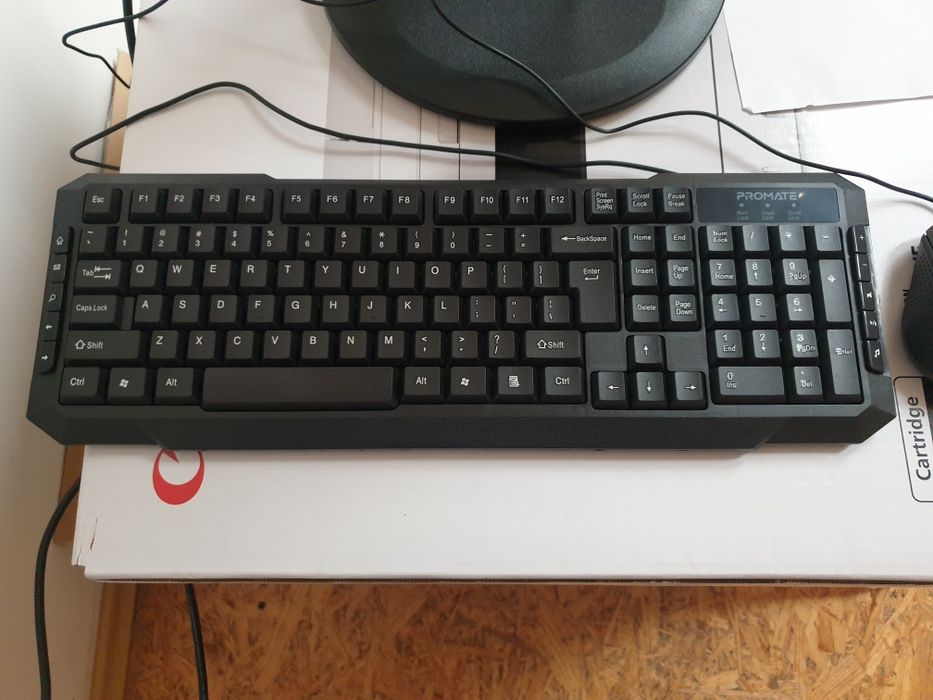 Calculator complet Desktop HP Compaq + Monitor LG + tastatura si mouse ...