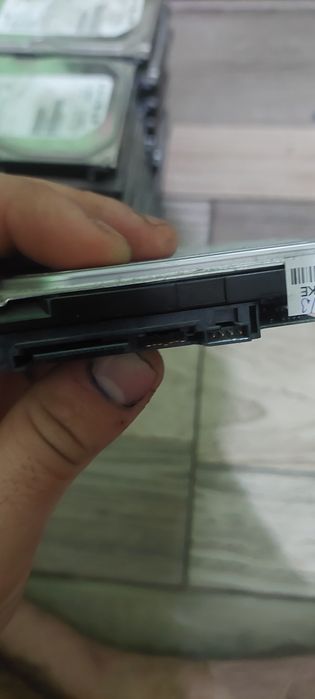 Vand lot 20 hdd 80 gb + 1 hdd cu mufa sata rupta Oravita • OLX.ro
