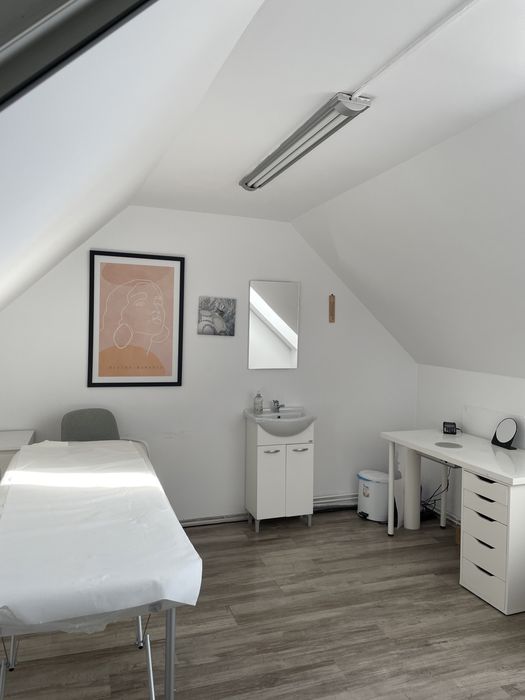 Inchiriem post coafor/frizerie,barber,manichiura/pedichiura,masaj Sibiu ...