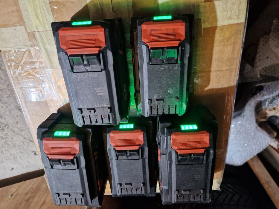 Baterii acumulatori Hilti 8a 5a 4a 2.6a Nuron Ghimbav • OLX.ro