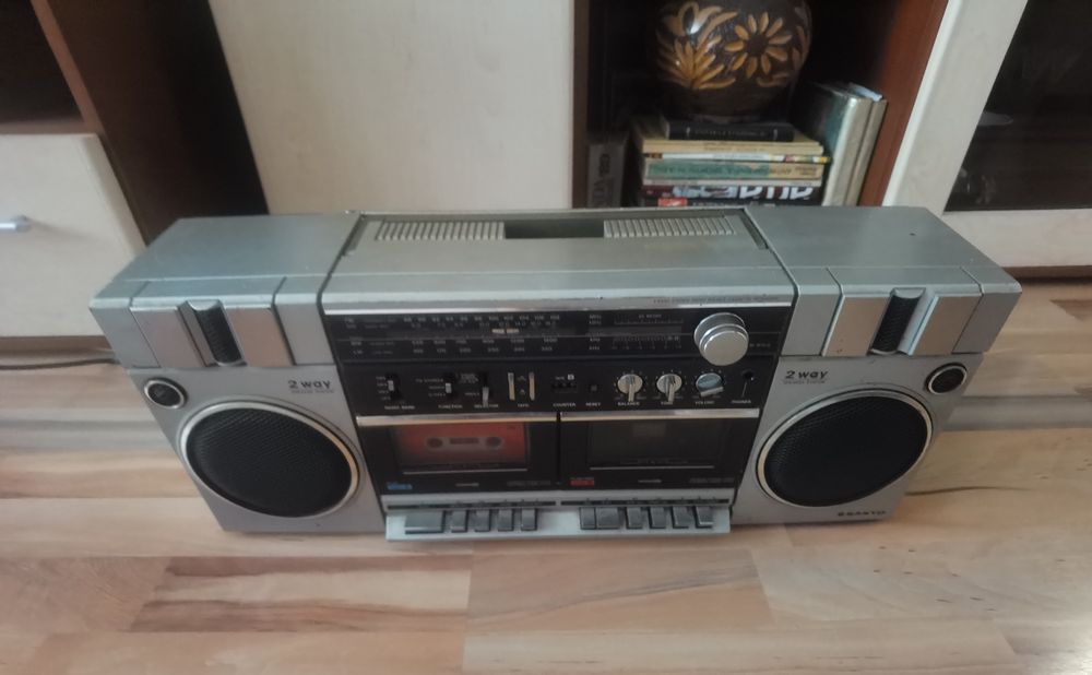 Radio casetofon Sanyo Boombox retro vintage de colecție anii 80 Cluj-Napoca • OLX.ro
