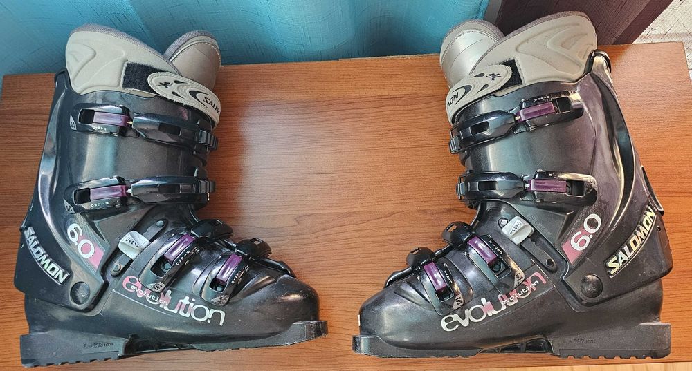 Продавам дамски ски обувки Salomon Evolution 6, Asymmetric гр. София ...