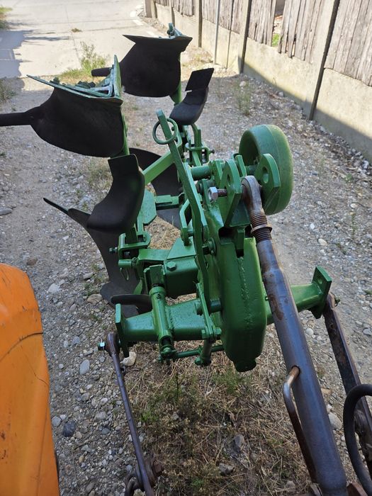 Plug reversibil cu 2brazde Craiova • OLX.ro