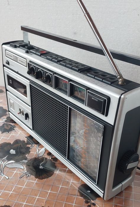 Vând radiocasetofon vintage Boombox Grundig C6200 Oltenita • OLX.ro