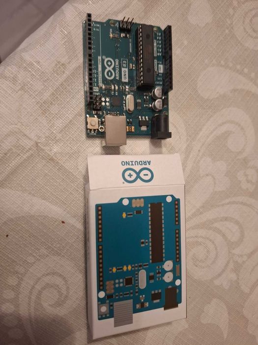 VAND Arduino uno R3 original Constanta • OLX.ro