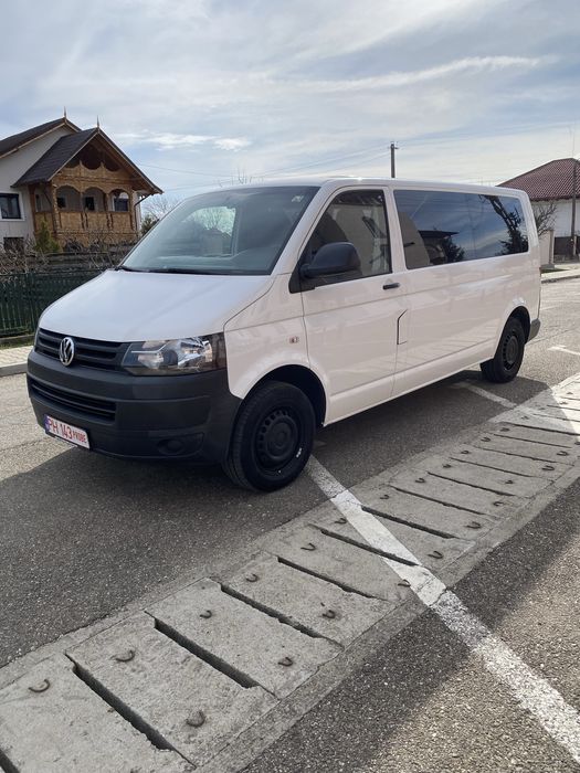 Vand Vw Transporter model Lung T5 2013 2.0tdi 8+1 locuri 9 locuri A/C Boldesti-Scaeni • OLX.ro