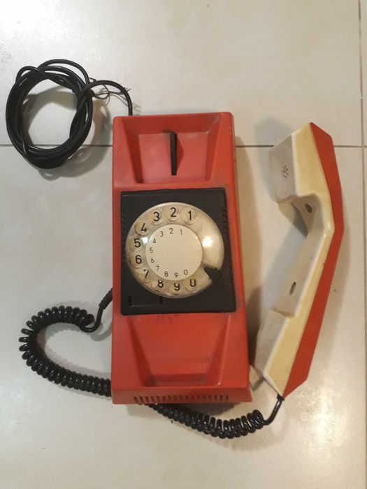 Vand telefone vechi cu disc diferite tipuri Bucuresti Sectorul 4 • OLX.ro