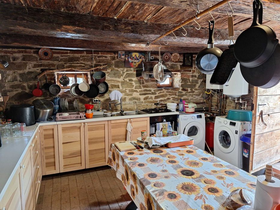 Casa Sasească Autentica, reconditionata 2022, utilata, 5 camere, 4 bai ...