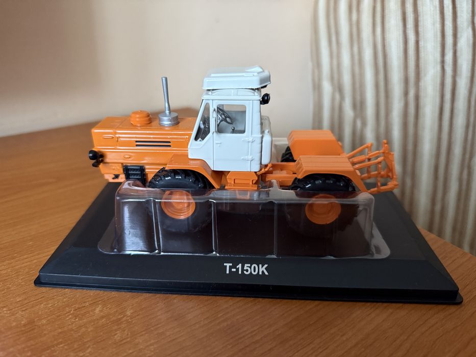 Vand macheta tractor T-150K ca in poza Bucuresti Sectorul 5 • OLX.ro
