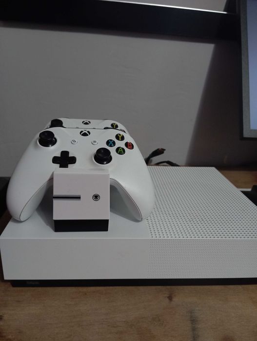 Xbox one S all digital edition гр. Съединение • OLX.bg