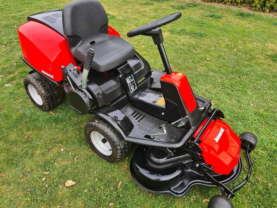 Jonsered 4x4 Tractorase profesionale de tuns iarba diverse modele ...