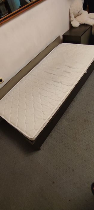 Продавам матрак 190/85 см гр. Варна Трошево • OLX.bg