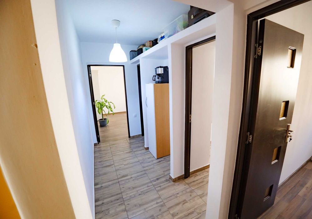 Apartament 3 camere renovat total 2020 Targoviste • OLX.ro