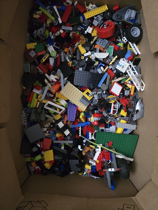Vana piese LEGO la kilogram (approx. 7kg) Bragadiru • OLX.ro