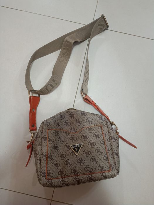 Guess чанта гр. Велико Търново Акация • OLX.bg