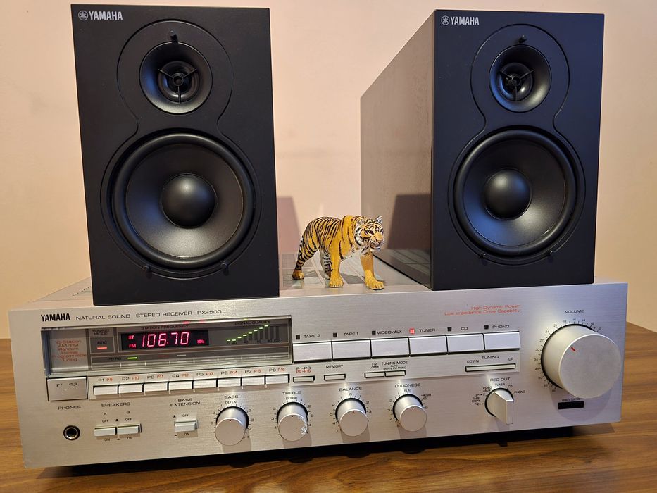 Yamaha RX-500 cu boxe Yamaha NS-BP110. Sunet cristal, plin în detalii ...