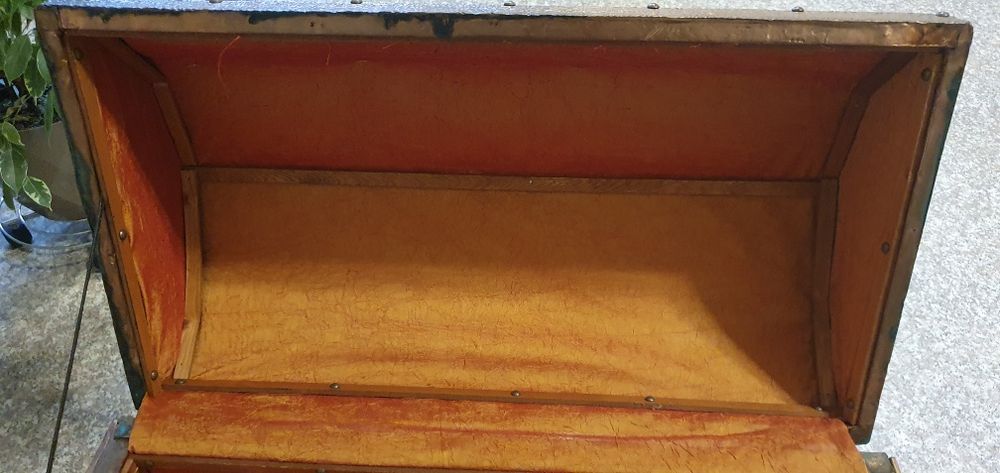 Cufăr lemn masiv acoperit cu cupru pur! Artist grec Bucuresti Sectorul ...