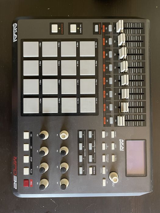 Akai MPD32 Midi Pad Control Bucuresti Sectorul 5 • OLX.ro