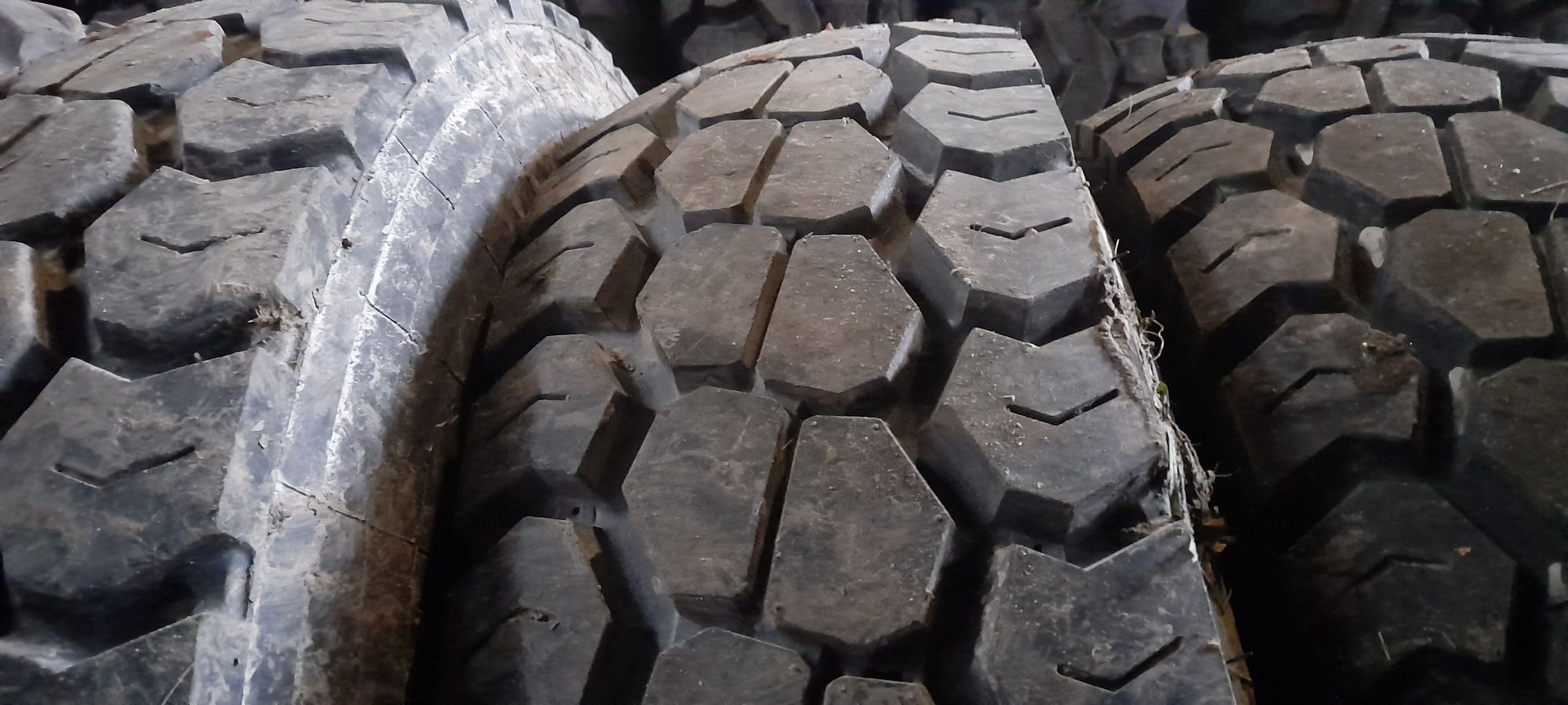 Гуми за Зил 131 гр. Ловеч Дикисана • OLX.bg