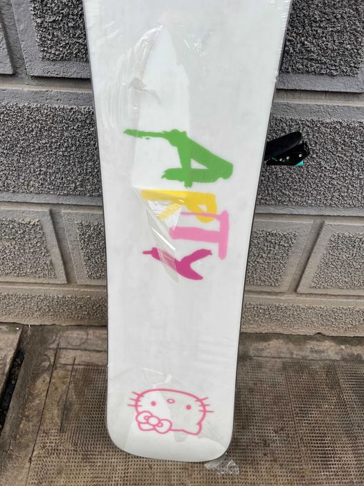 Placa noua snowboard hello kitty L125 Campia Turzii • OLX.ro