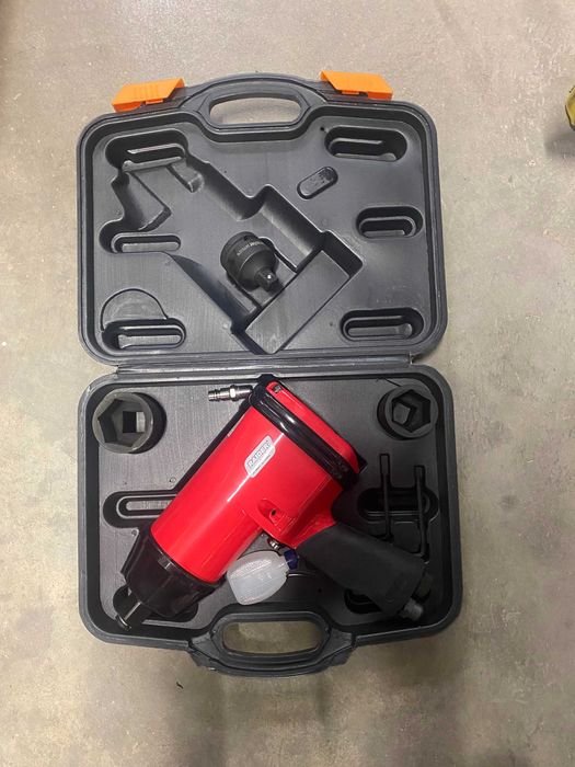 Гайковерт пневматичн ударен 3/4"-1/2" 690Nm 1/4" к-т AW04+Адаптер гр ...