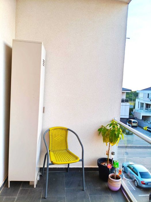 Proprietar vand ap. 2 camere mobilat + loc parcare inclus, Dumbrăvița ...