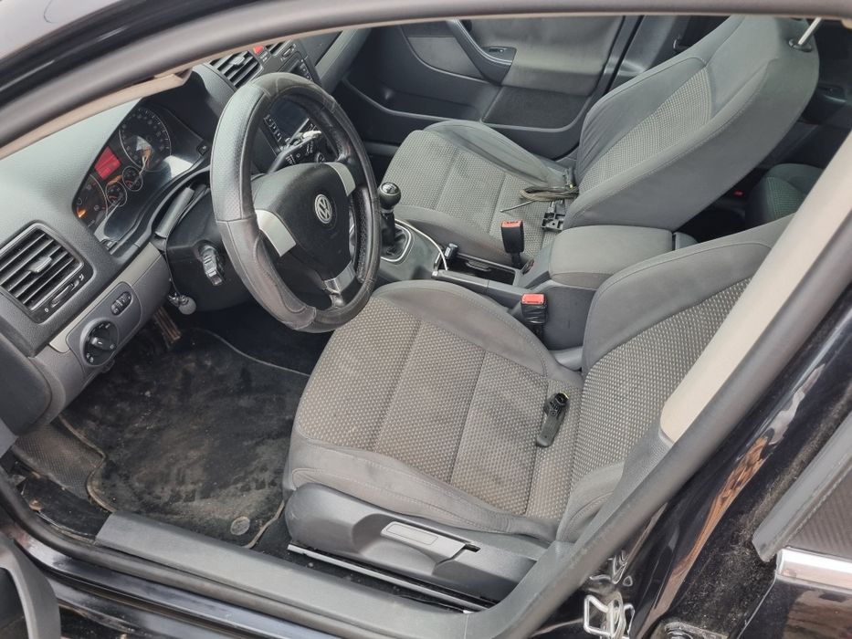 Vand GOLF 5 Break Postavari • OLX.ro