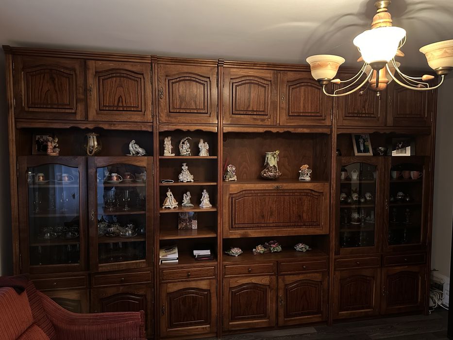 Mobilier clasic din lemn masiv Maneuti • OLX.ro