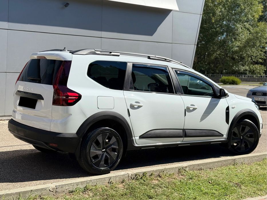 Dacia Jogger 2025 7-Locuri 7200-KM Pitesti • OLX.ro