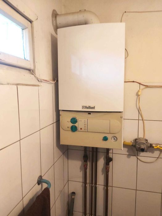 Casă cu curte și teren Goreni Goreni • OLX.ro