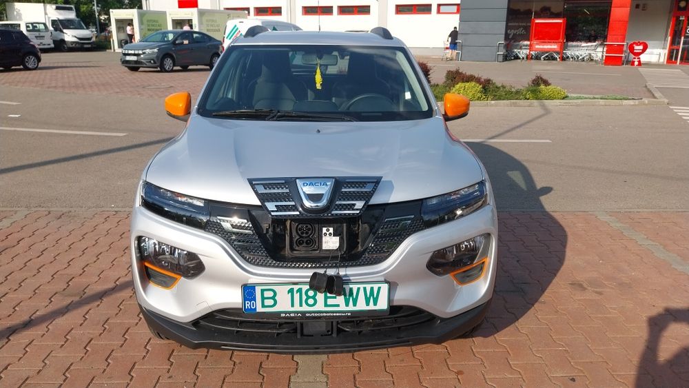 Vand Dacia Spring, doar 8000 km, garantie încă 3 ani de zile Bucuresti ...