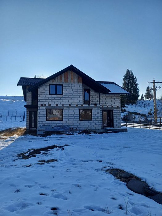 Casa/Vatra Dornei/Panaci Panaci • OLX.ro