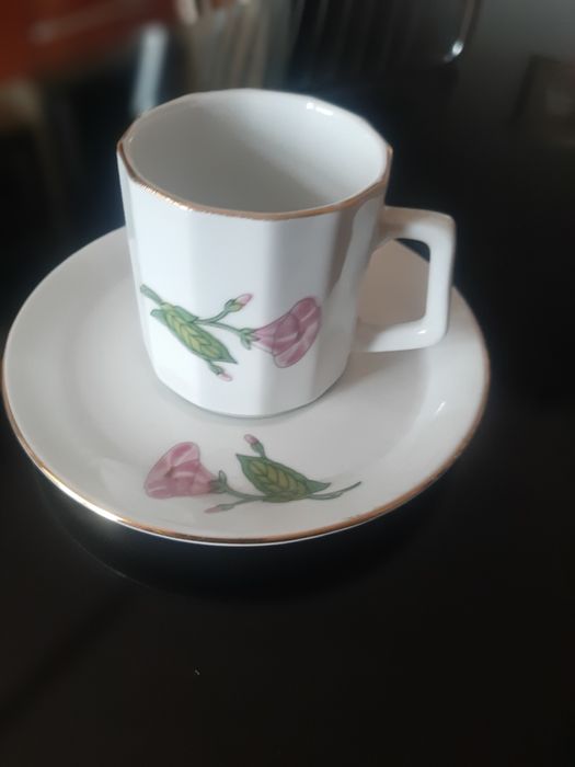 Vand set de 6 cescute de cafea (Porțelan Iris Cluj) Arad • OLX.ro