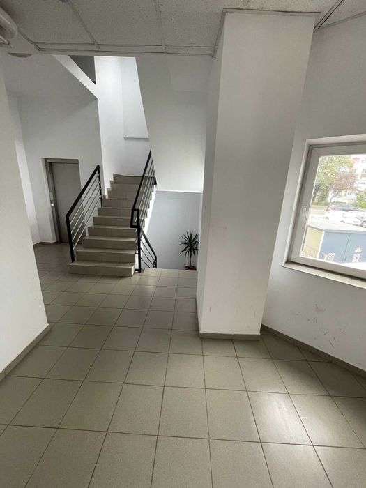 BIROURI și Spații pentru Servicii: Lângă Insula de Agrement Bacau • OLX.ro