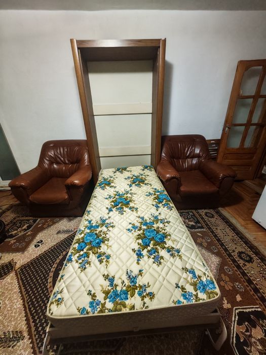 Pat rabatabil pe perete Grinties • OLX.ro