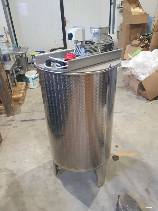 Rezervor inox NOU cu agitator amestecator 200 L - TVA deductibil Turia ...